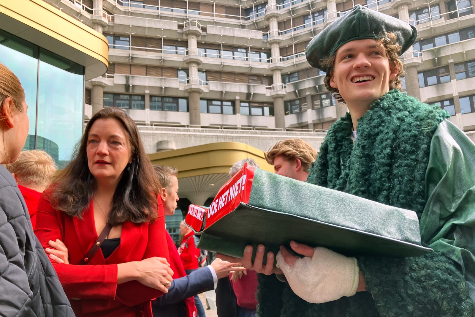 Universities hope for last-minute miracle in Senate - Erasmus Magazine